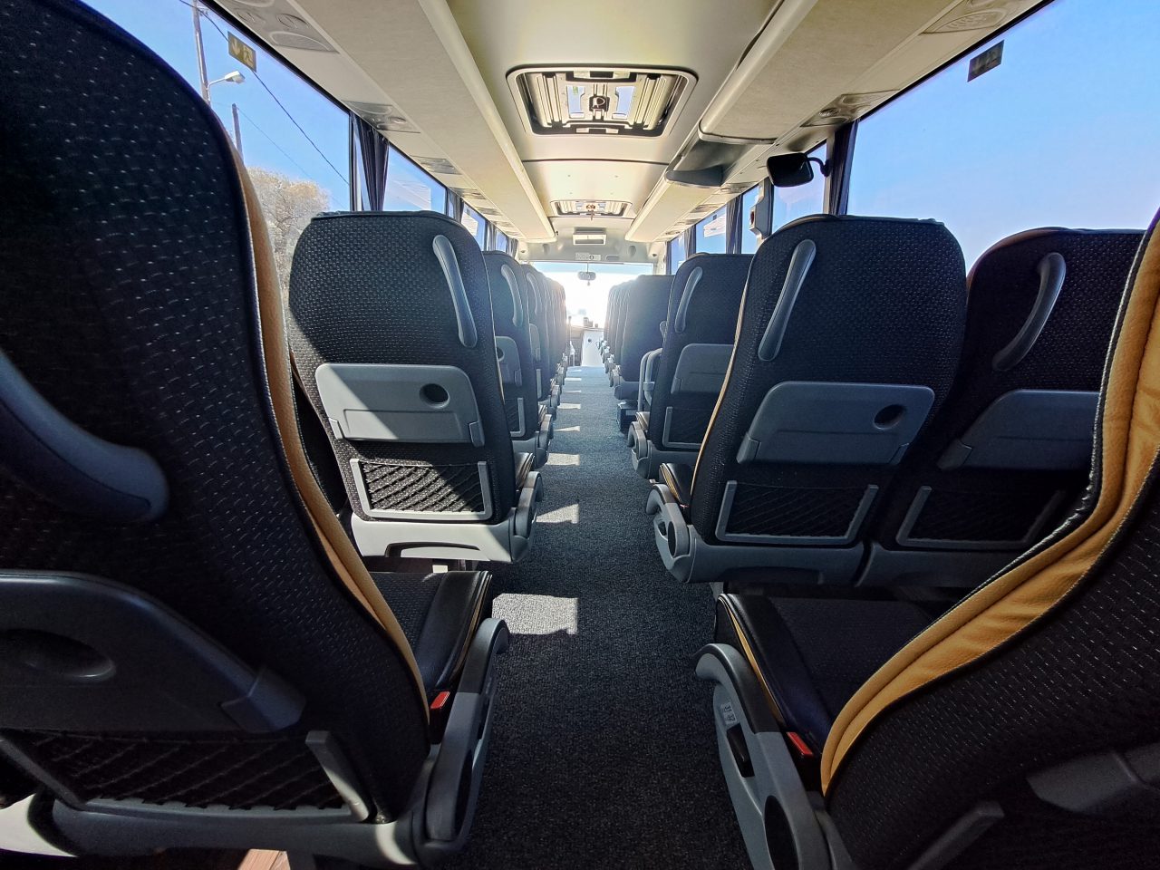 ISUZU Grand Toro – Creta Travel Services